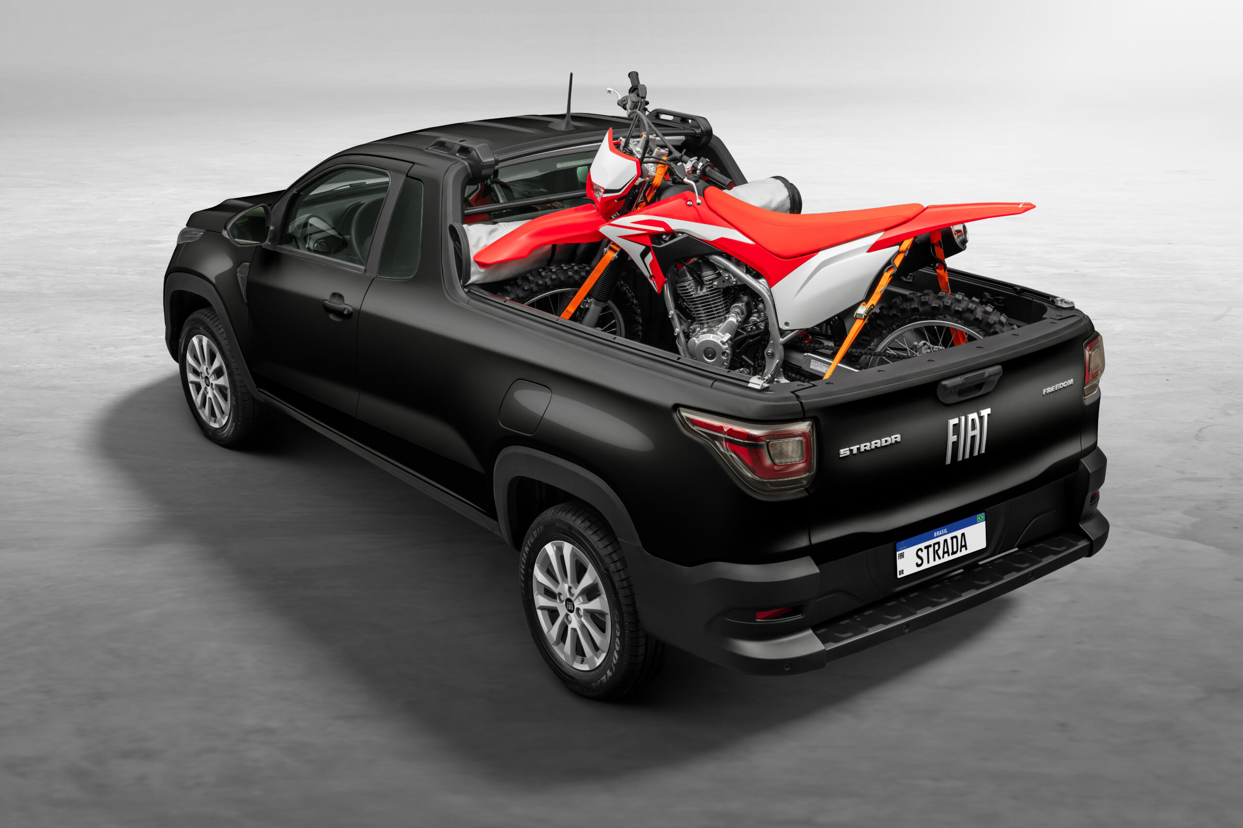 Fiat lanza la nueva Strada Freedom CS 1.3 MT y completa su renovación ...