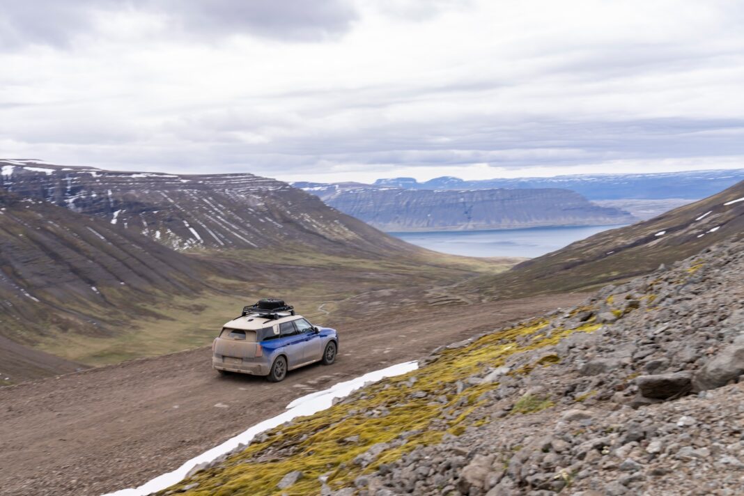 Una gran aventura eléctrica por ruta a Islandia con el MINI Countryman ...